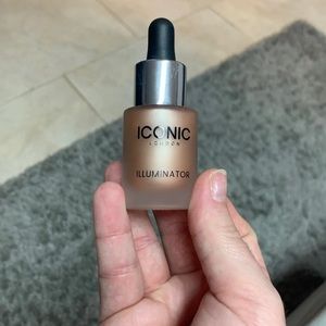 Iconic London Makeup | Illuminator Highlighting Drops | Poshmark